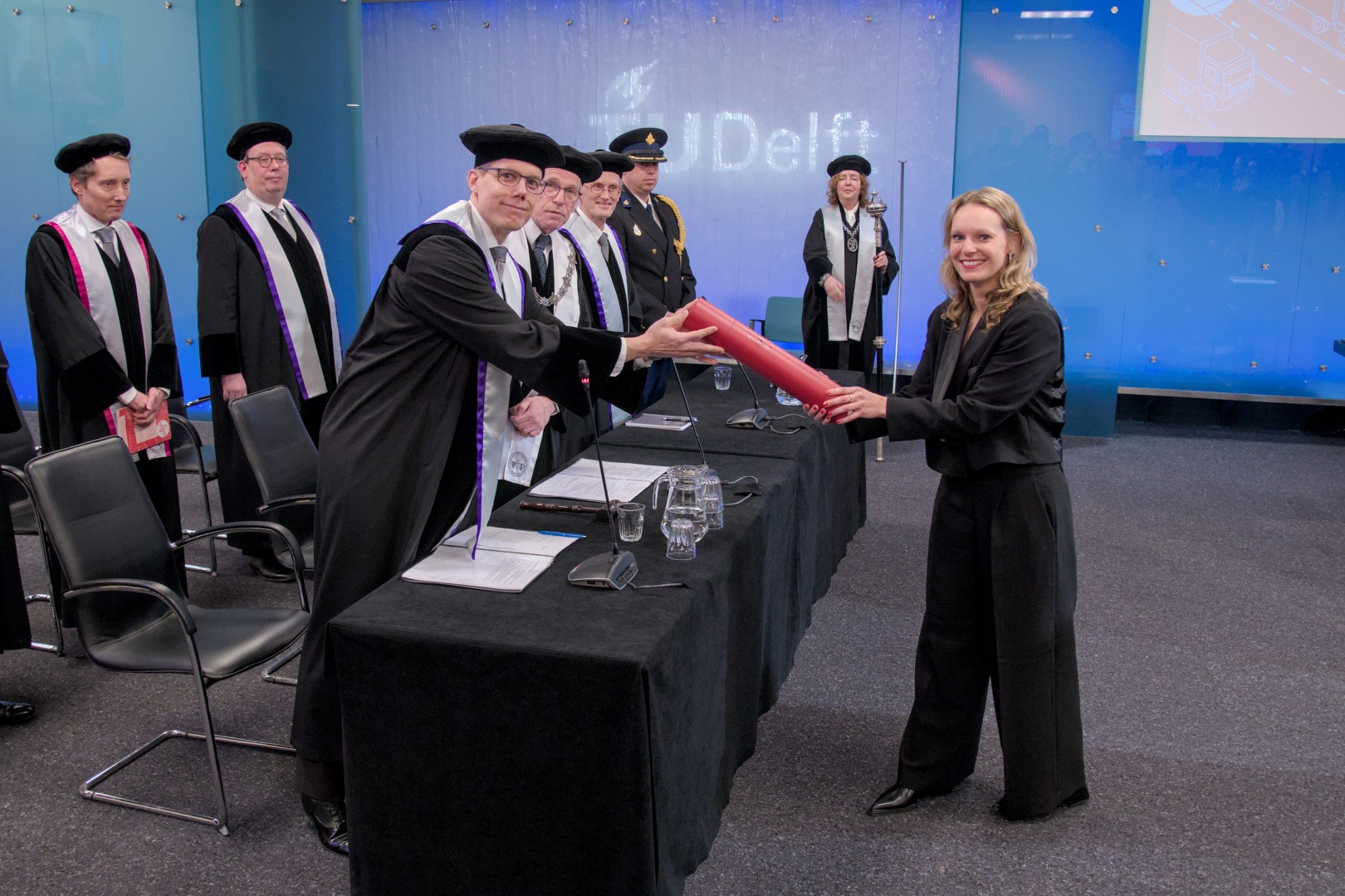 Portwise project manager Isabelle van Schilt defended her PhD title ...